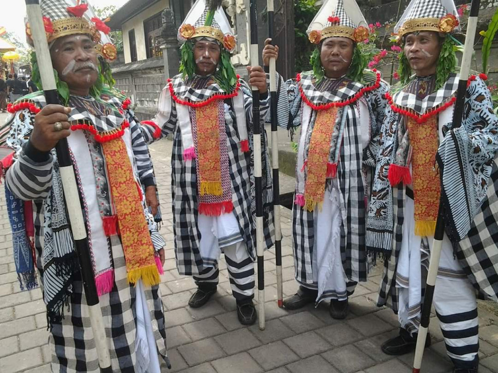 TARI BARIS KETEKOK JAGO TAK LEKANG OLEH WAKTU | Darmasaba Badung